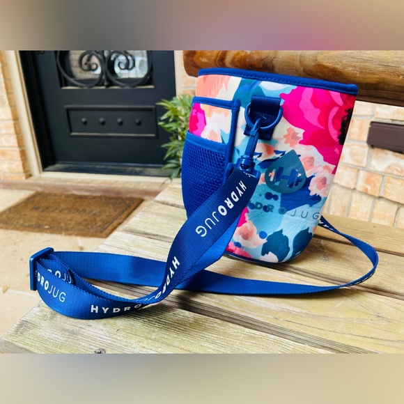 HydroJug | Dining | Hydrojug Dainty Sleeve From Floral Collection ...